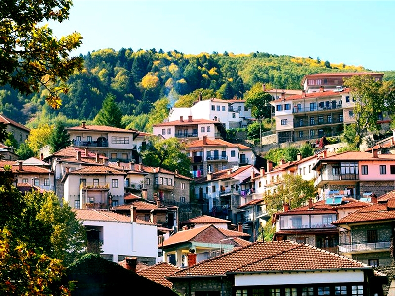 Ανάσταση στη σκιά... των Μετέωρων – dionTOURS
